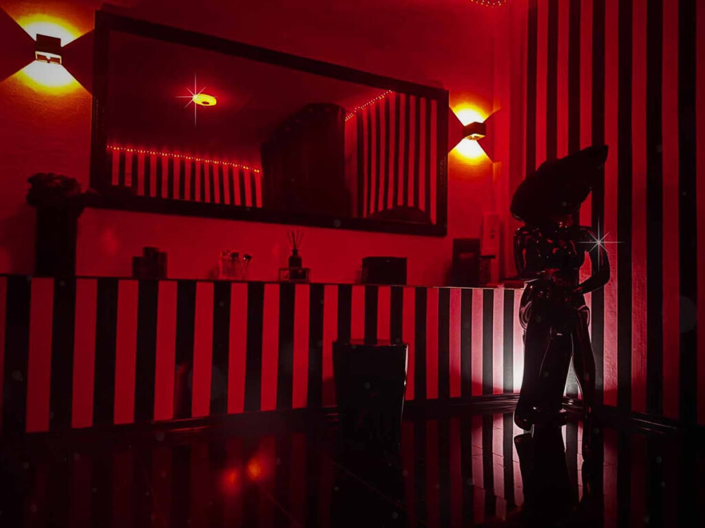 Studio – Studio Red Rose